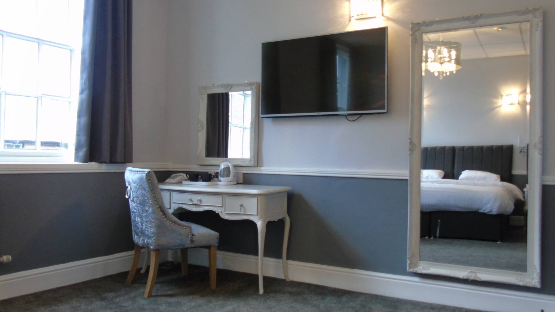 Lion Hotel Room 2 - Littleover Lodge